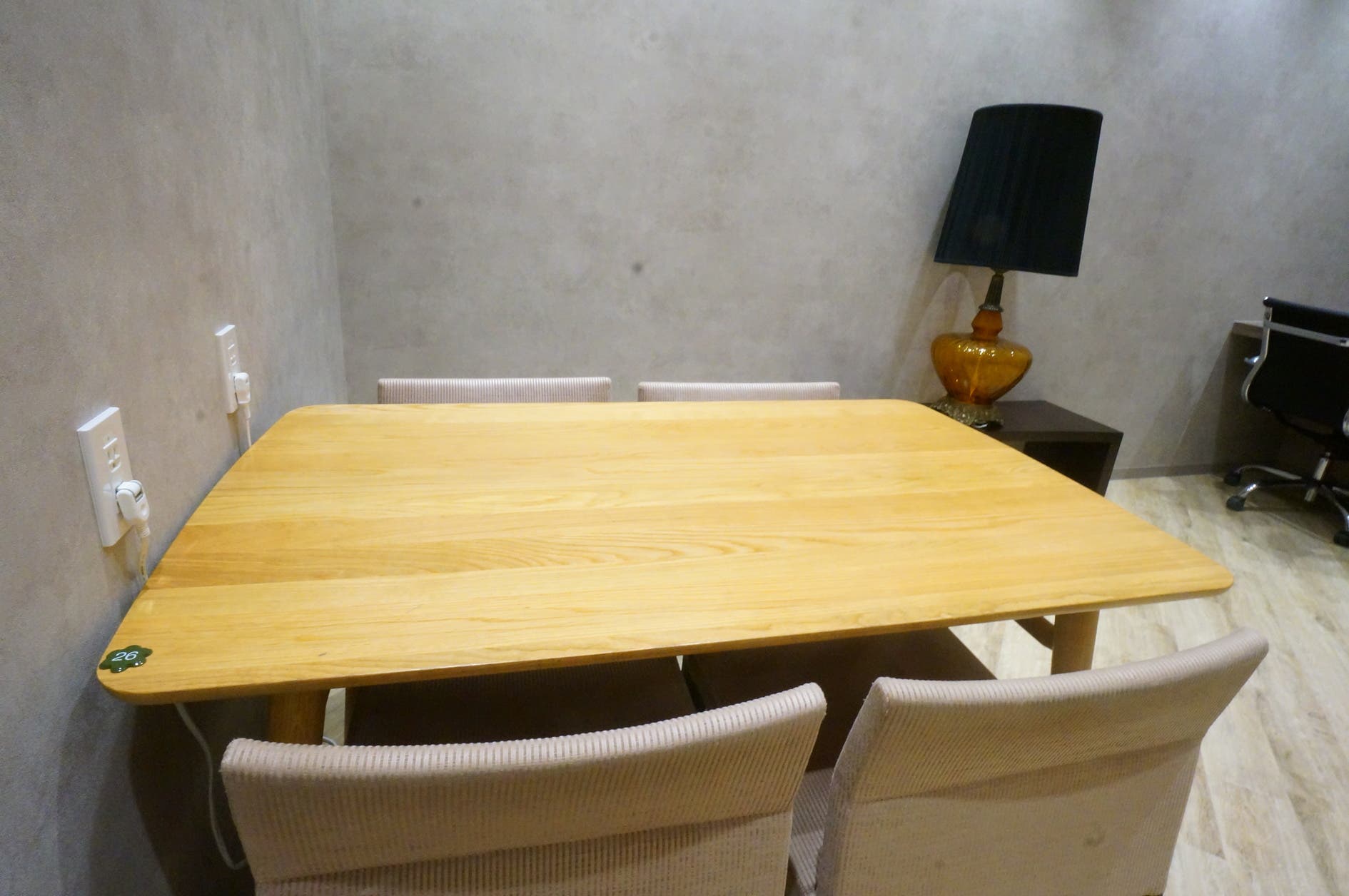 ＜モディコワーキング4人用No.26＞静岡モディのコワーキングスペース✨Wi-Fi/コンセントあり！リモートワーク/Web会議の写真5