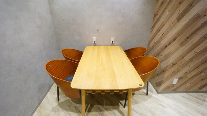 <モディコワーキング4人用No.27>静岡モディのコワーキングスペース✨Wi-Fi/コンセントあり!リモートワーク/Web会議の写真1