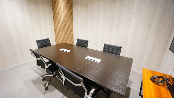 <モディコワーキング5人会議室(Meeting Room2)>静岡モディの会議室✨Wi-Fi/モニターあり!リモートワーク/会議の写真3