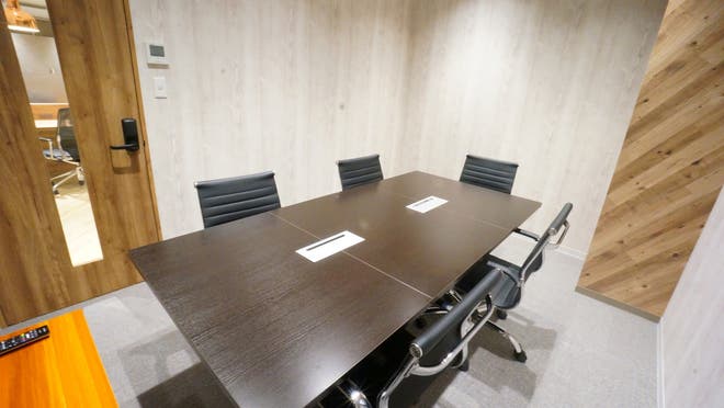 <モディコワーキング5人会議室(Meeting Room2)>静岡モディの会議室✨Wi-Fi/モニターあり!リモートワーク/会議の写真6