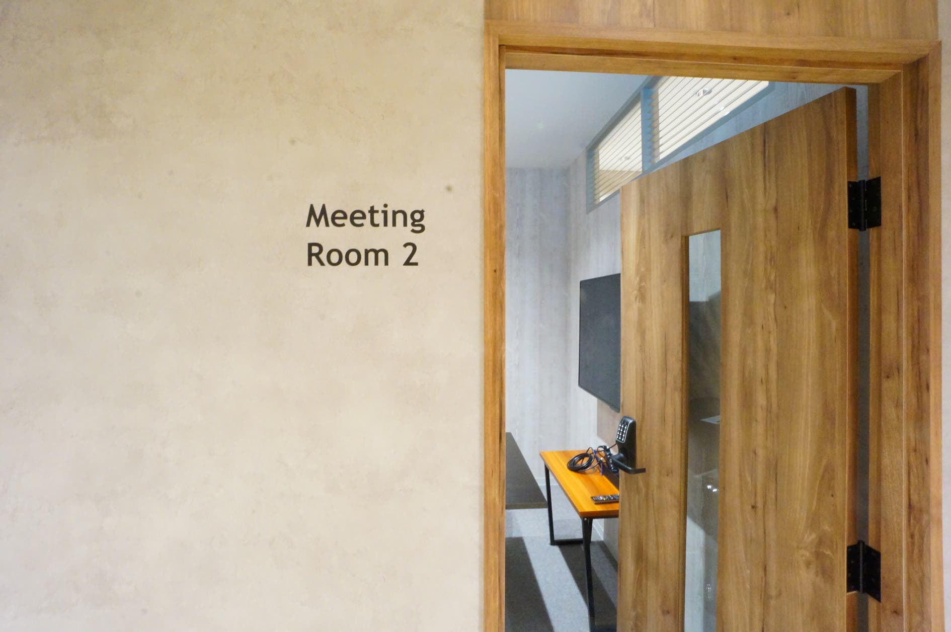 ＜モディコワーキング5人会議室(Meeting Room2)＞静岡モディの会議室✨Wi-Fi/モニターあり！リモートワーク/会議の写真7