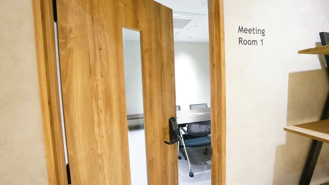 <モディコワーキング8人会議室(Meeting Room1)>静岡モディの会議室✨Wi-Fi/モニターあり!リモートワーク/会議の写真8