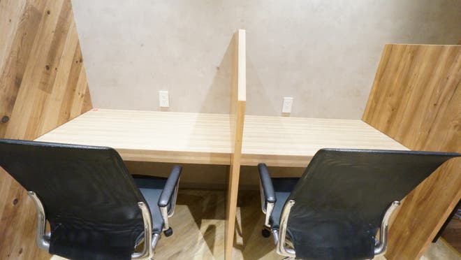 <モディコワーキング1人用自由席C>フリーアドレスで快適に作業⭐️静岡モディのコワーキングスペース✨Wi-Fi/コンセントの写真5