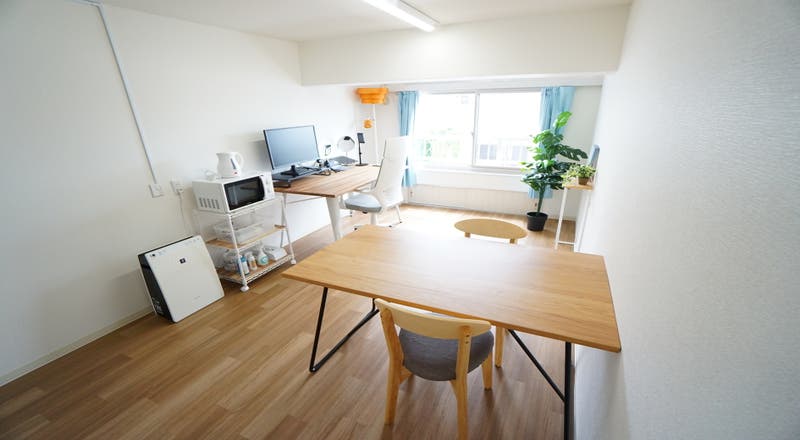 ＜初台ミニマルオフィス404＞高速光回線設置✨完全個室✨モニター/WiFi/マッサージベッド・マットあり！テレワーク/Web会議