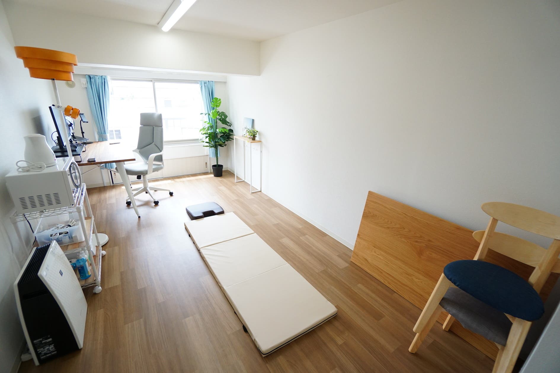 ＜初台ミニマルオフィス404＞高速光回線設置✨完全個室✨モニター/WiFi/マッサージベッド・マットあり！テレワーク/Web会議の写真8