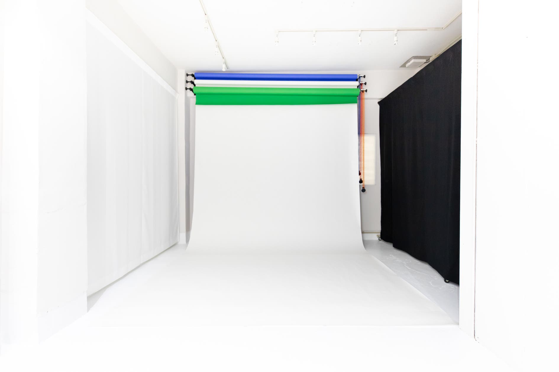 動画撮影/白ホリ/クロマキー【上前津駅/鶴舞公園/大須商店街・徒歩７分】名古屋市中区レンタル撮影スタジオの写真4