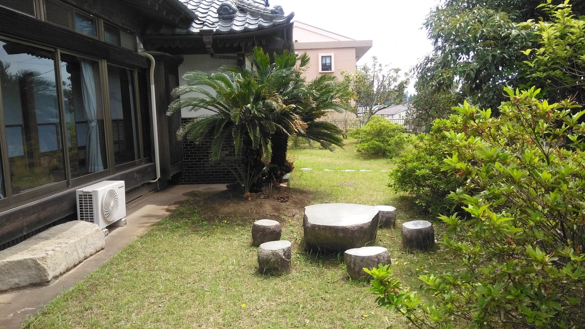 縁側からやさし光の入る和室で、各種教室や打ち合わせなどなごみの時が過ごせます。の写真10