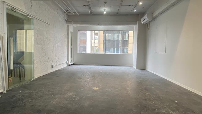 渋谷駅B1出口から4分QFgallery白壁のギャラリースタジオの写真11