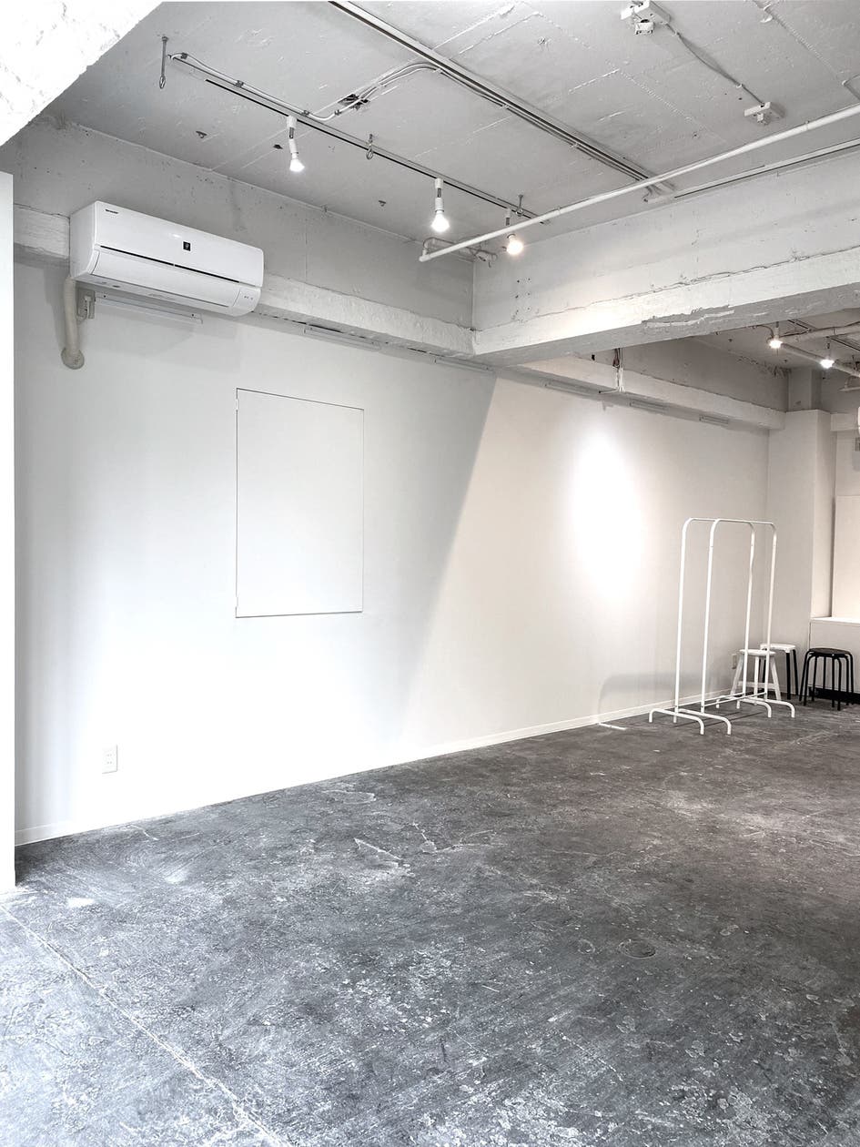 渋谷駅B1出口から4分QFgallery白壁のギャラリースタジオの写真9