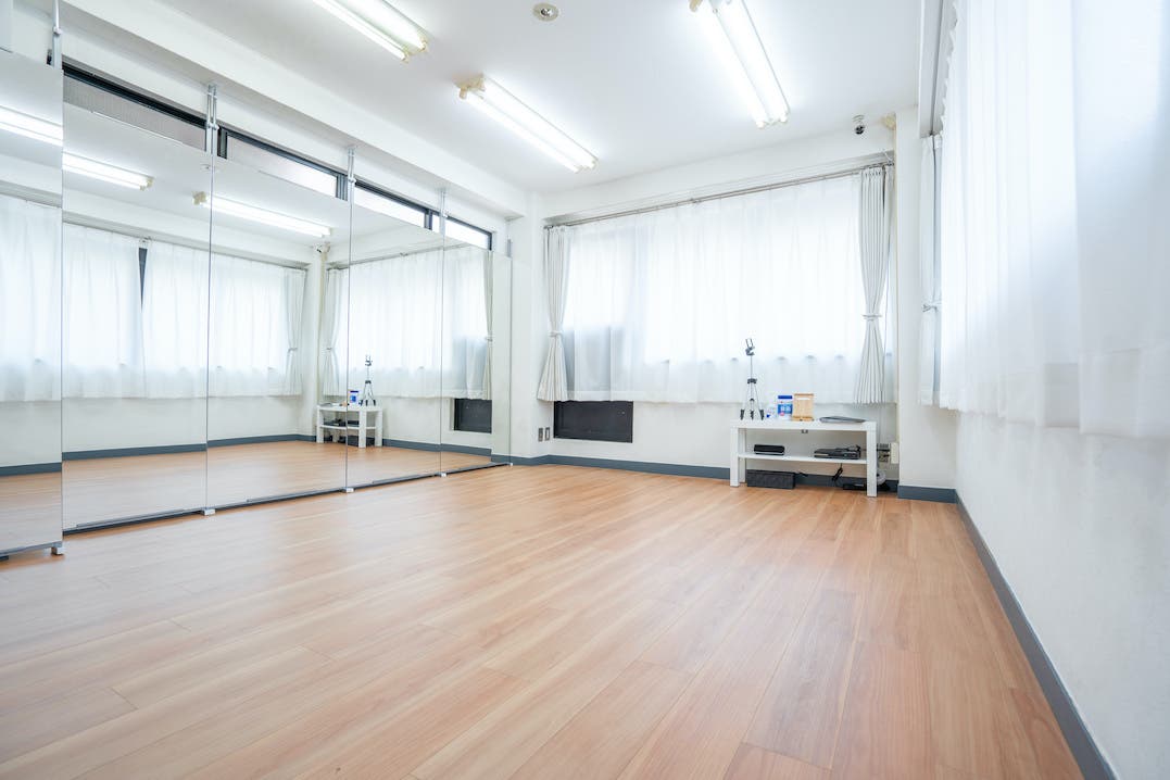 ＜高田馬場駅0分＞ダンスができるレンタルスタジオ/幅4.2m×高さ1.8m鏡付き/着替えスペース有りの写真8
