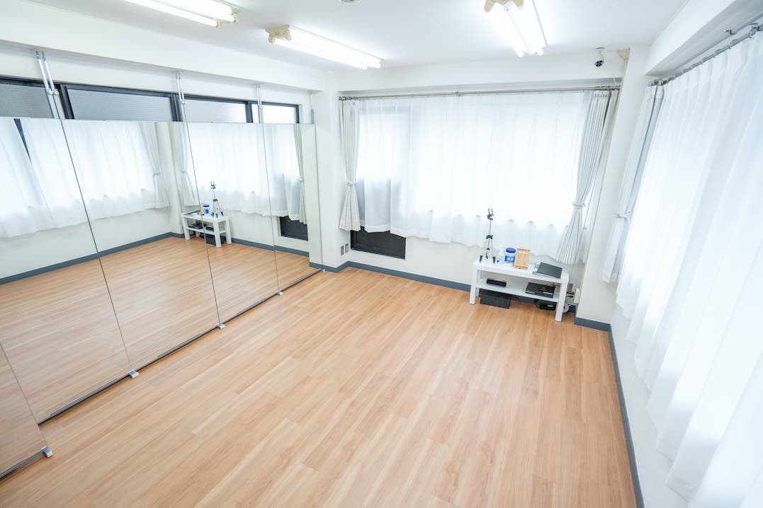 ＜高田馬場駅0分＞ダンスができるレンタルスタジオ/幅4.2m×高さ1.8m鏡付き/着替えスペース有りの写真11