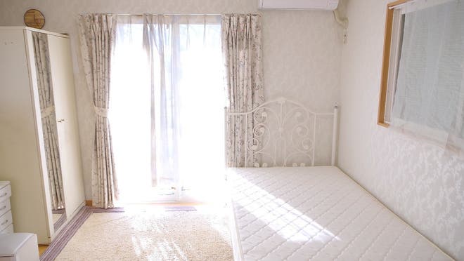 ☆自然光入るホワイト基調の洋室☆セルフ撮影/撮影会/ロケ/ビデオ撮影・演奏会・楽器練習・レッスン/教室などにの写真1