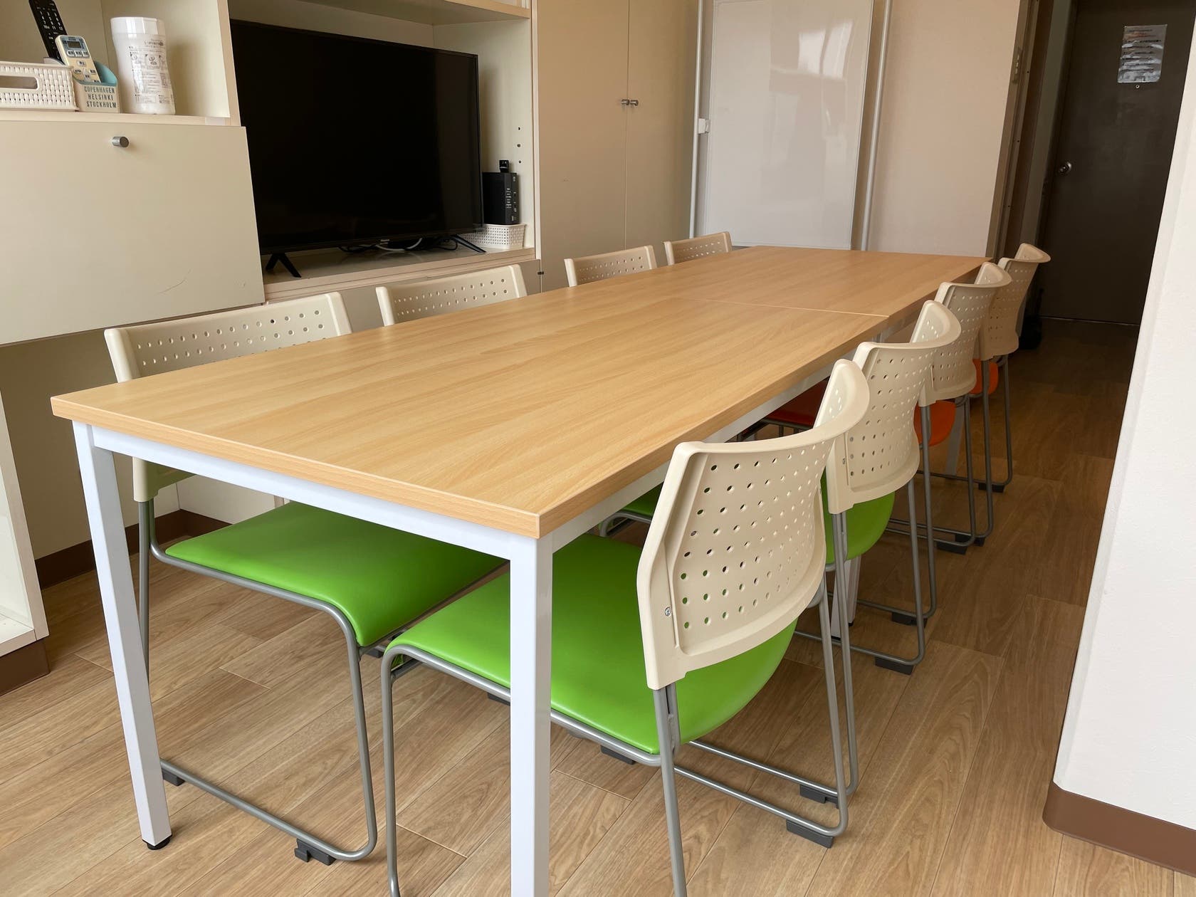 東中野駅西口30秒【即予約可・高速度WiFi・除菌完備】各種教室、会議、商談、面接、研修、ボードゲーム等に最適な個室スペースの写真8