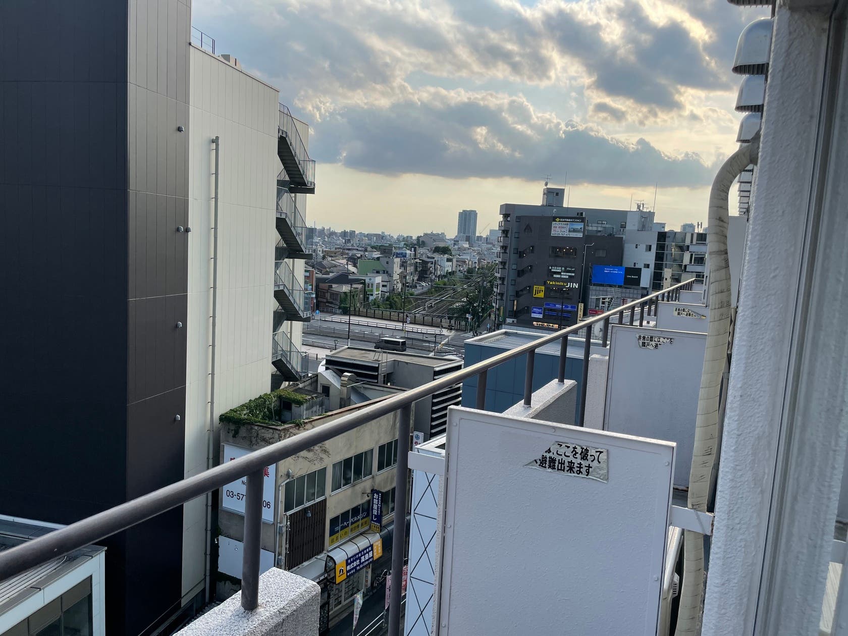 東中野駅西口30秒【即予約可・高速度WiFi・除菌完備】各種教室、会議、商談、面接、研修、ボードゲーム等に最適な個室スペースの写真18