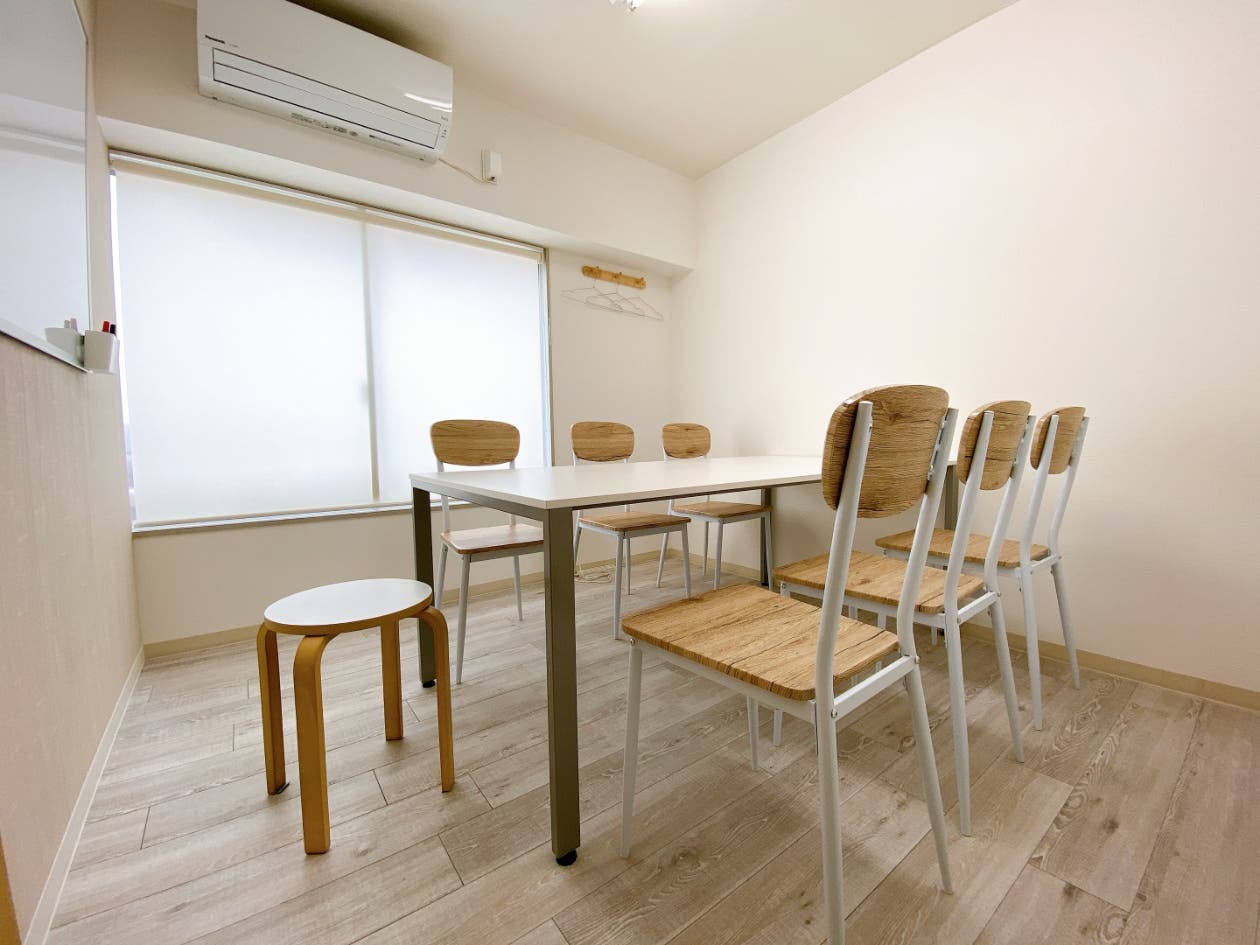 🎊好立地🎊｜🉐格安｜小田急線・町田駅2分❗｜高速WiFi⚡｜個室｜土足🆗｜24h｜Colormell 町田東店【A室】［〜6名］の写真1