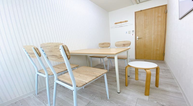 🎊好立地🎊｜🉐格安｜小田急線・町田駅2分❗｜高速WiFi⚡｜個室｜土足🆗｜24h｜Colormell 町田東店【E室】［〜4名］