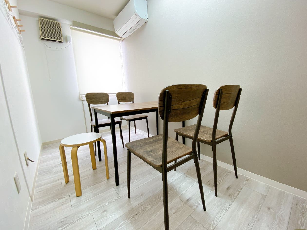 🎊好立地🎊｜🉐格安｜小田急線・町田駅2分❗｜高速WiFi⚡｜個室｜土足🆗｜24h｜Colormell 町田東店【F室】［〜4名］の写真3