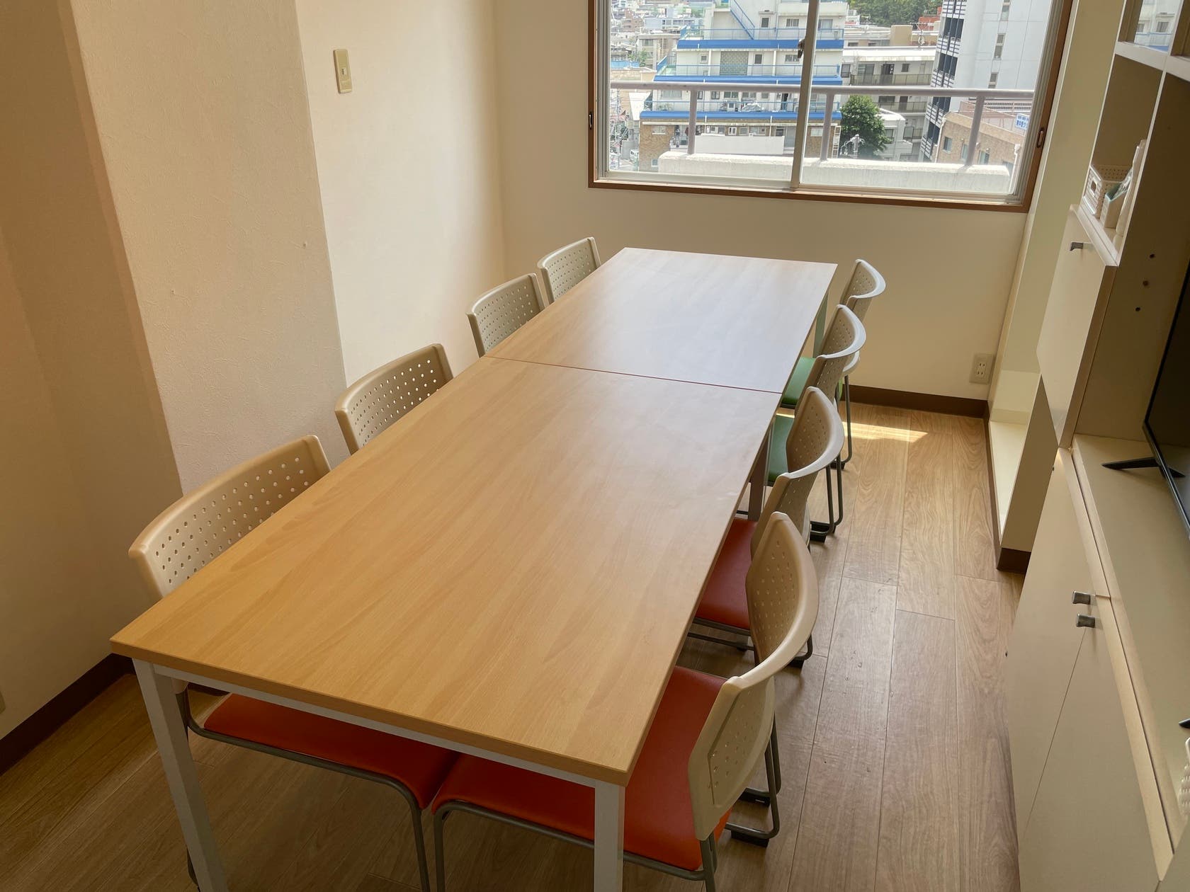 東中野駅西口30秒【即予約可・高速度WiFi・除菌完備】各種教室、会議、商談、面接、研修、ボードゲーム等に最適な個室スペースの写真7