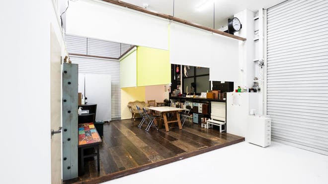 池袋エリアの広々白ホリスタジオ 天井高く、背景紙や無料機材も豊富!の写真12