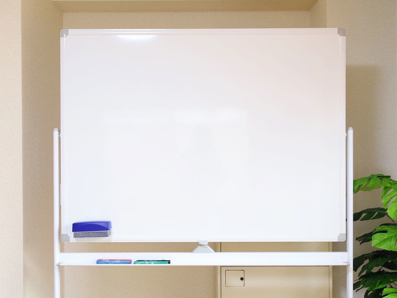 【三軒茶屋駅3分！10名利用可！】綺麗な室内！WiFi・プロジェクター・ホワイトボード全て無料！ふれあい貸し会議室 三軒茶屋Aの写真10