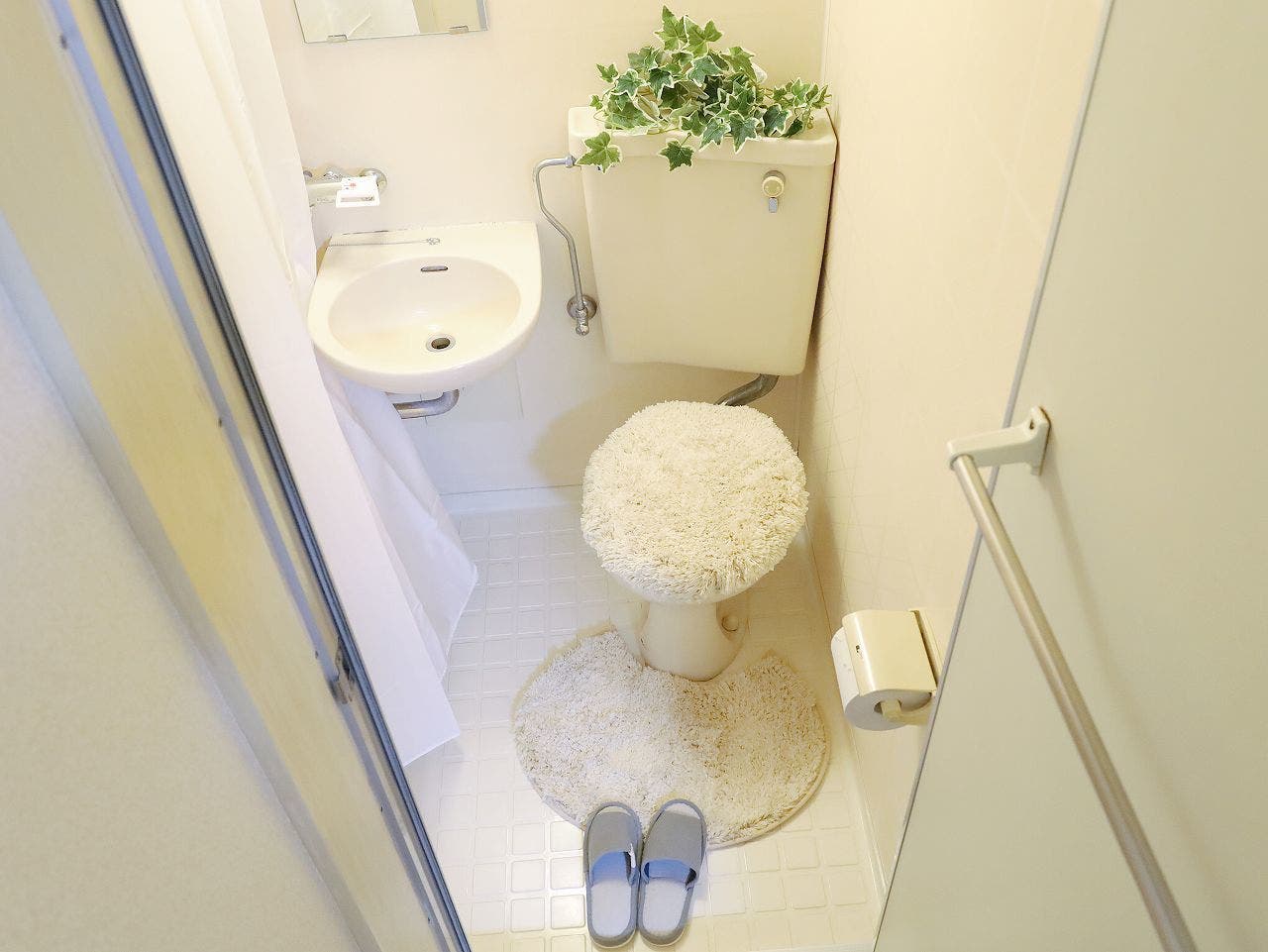 【三軒茶屋駅3分！10名利用可！】綺麗な室内！WiFi・プロジェクター・ホワイトボード全て無料！ふれあい貸し会議室 三軒茶屋Aの写真17