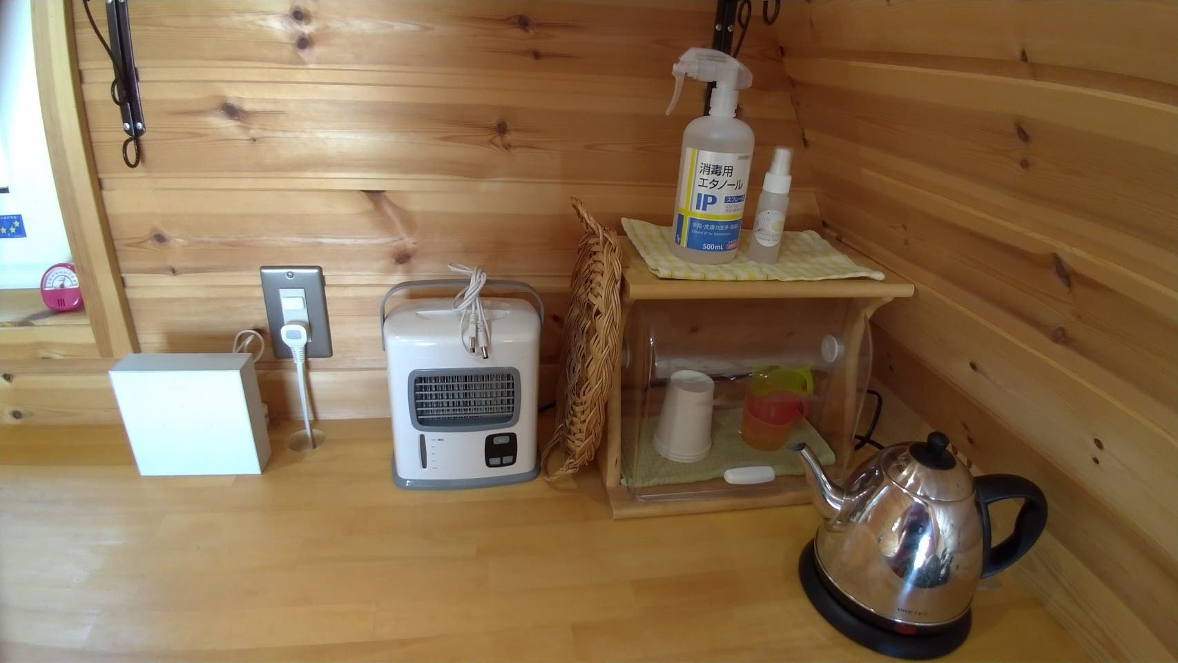 ログハウス風の木製小屋。デスクワークに、休憩に、趣味に、ちょこっと田舎でご自由にお寛ぎください。の写真6