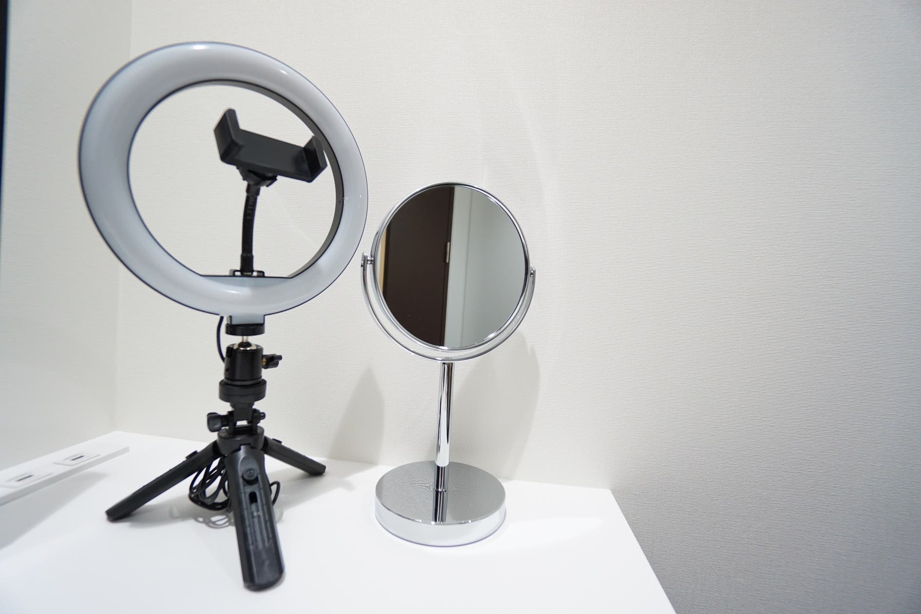 丸一日予約でお得！✨＜ODAKYU RENTAL SPACE 本厚木個室F＞本厚木駅直結！WiFi/モニター有/Web会議の写真6