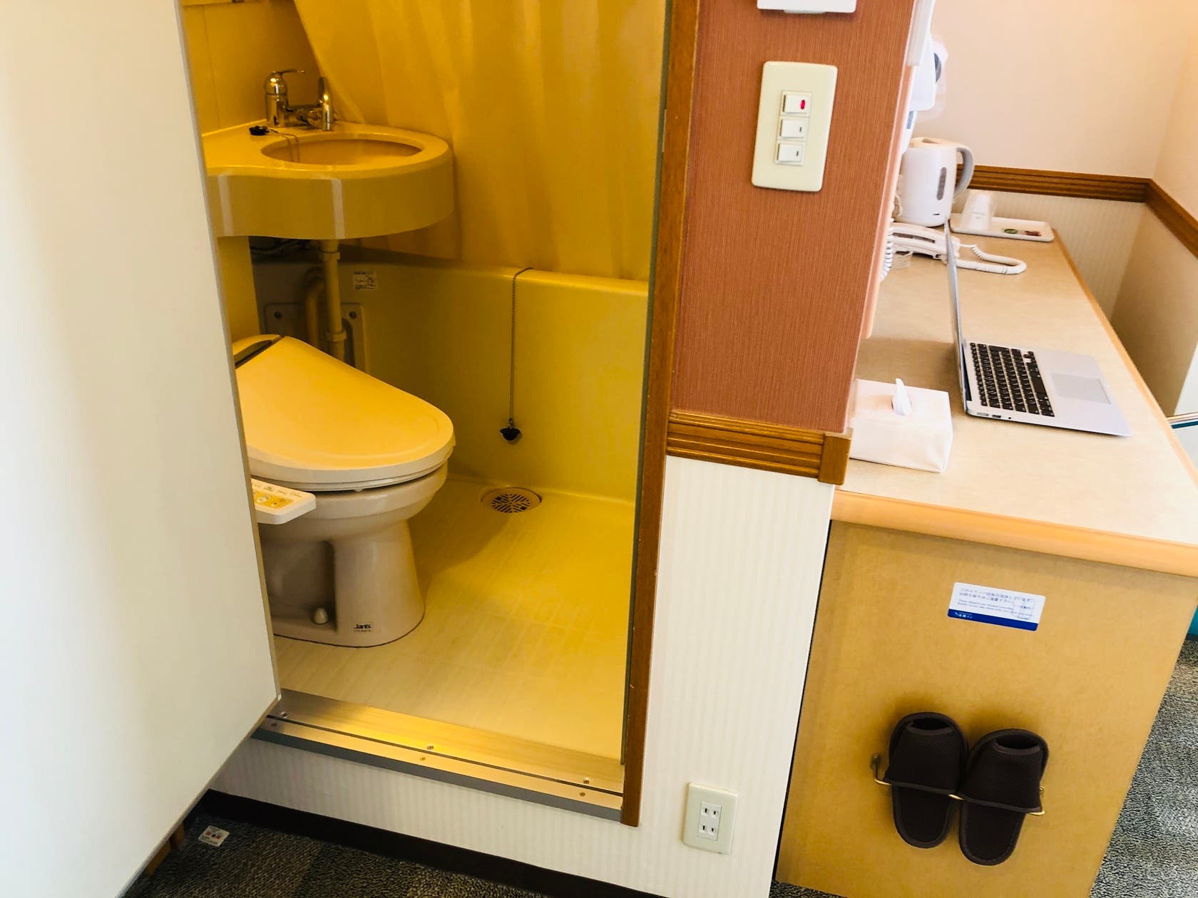 【東横INN / 品川青物横丁①】青物横丁駅0分のホテル客室！有人対応・毎回清掃・換除菌グッズ完備・Wifi設置の写真11