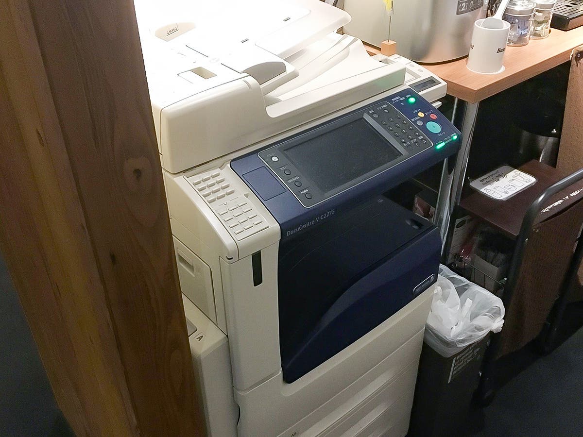 【12名会議室RoomC】新橋駅徒歩1分！/モニター/Wi-Fi/充電器/テレワークやWeb会議に最適の写真14