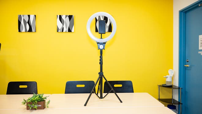 【藤沢駅2分】GS貸会議室イエロー・高速インターネット・完全個室・アクリル板設置・きれいなスペースで快適に動画撮影・会議!の写真8