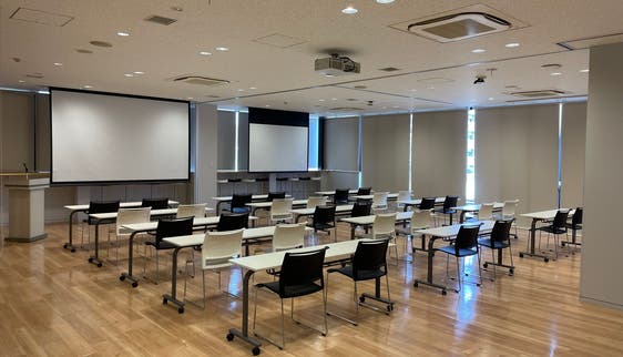 【最大100名収容可能/多目的ホール】会議・MT・商談・面接・研修・セミナー・勉強会・ママ会・女子会・ワークショップの写真1