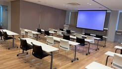 【最大100名収容可能/多目的ホール】会議・MT・商談・面接・研修・セミナー・勉強会・ママ会・女子会・ワークショップの写真2