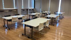 【最大100名収容可能/多目的ホール】会議・MT・商談・面接・研修・セミナー・勉強会・ママ会・女子会・ワークショップの写真4