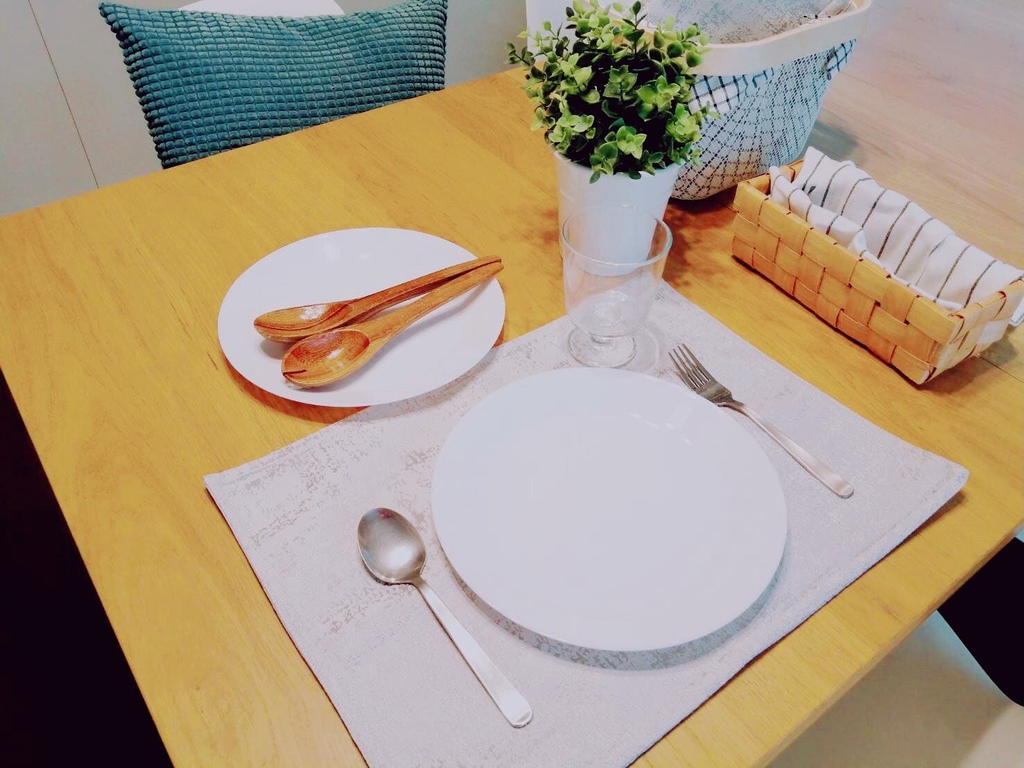 【サードプレイス宝塚】三面採光の明るいお部屋！高速Wi-Fi、ホワイトボード完備で仕事に撮影に遊びに！の写真7