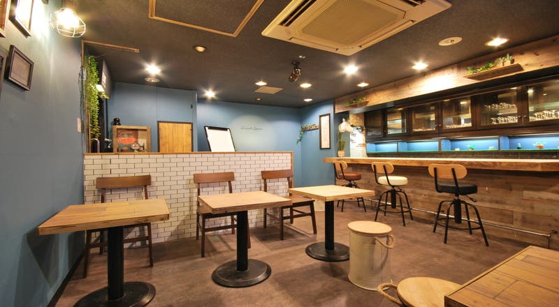 JR蒲田駅3分　カフェ風レンタルスペース（フレッツ光回線WiFi、大型モニター、ホワイトボード設置）