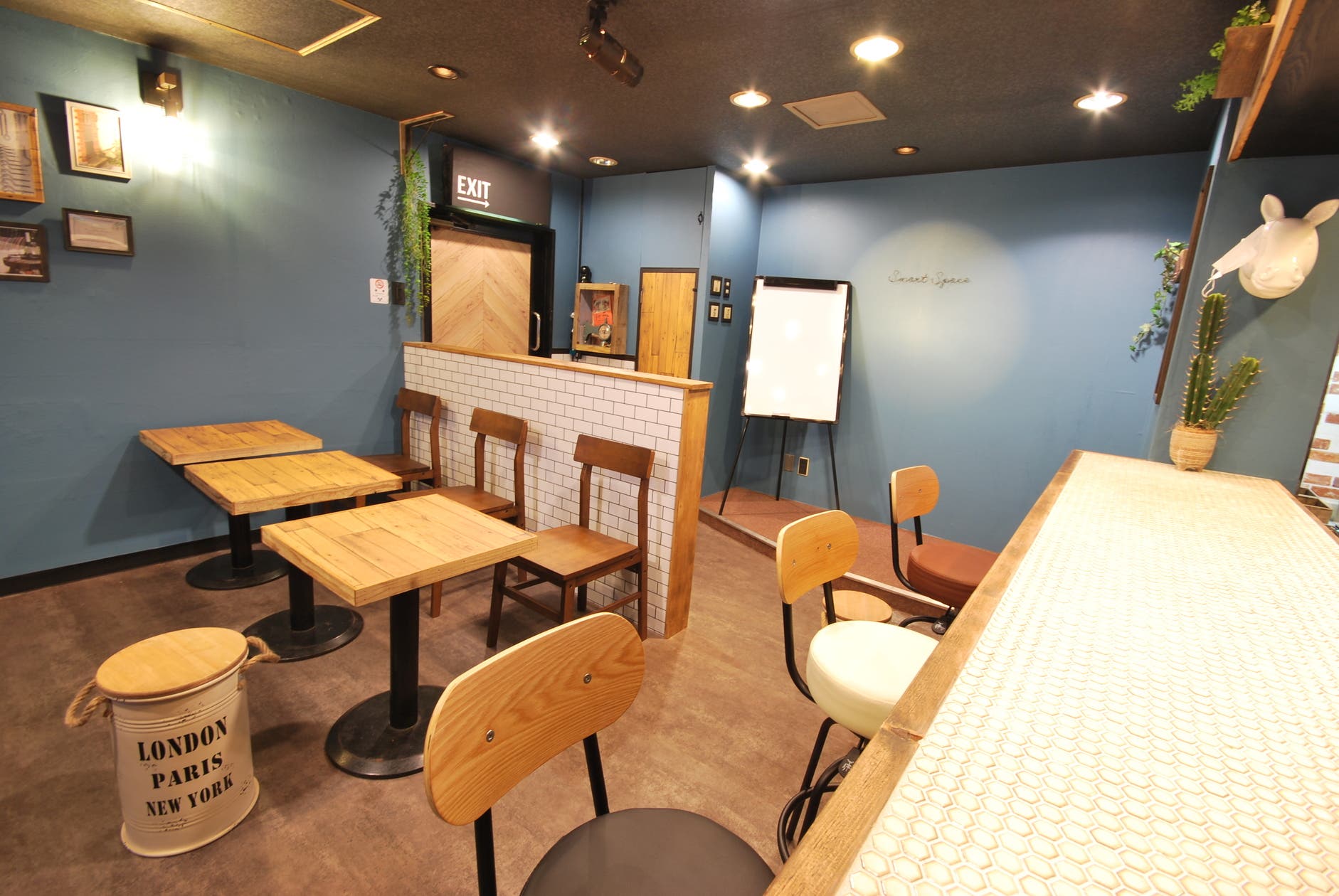 JR蒲田駅3分　カフェ風レンタルスペース（フレッツ光回線WiFi、大型モニター、ホワイトボード設置）の写真7