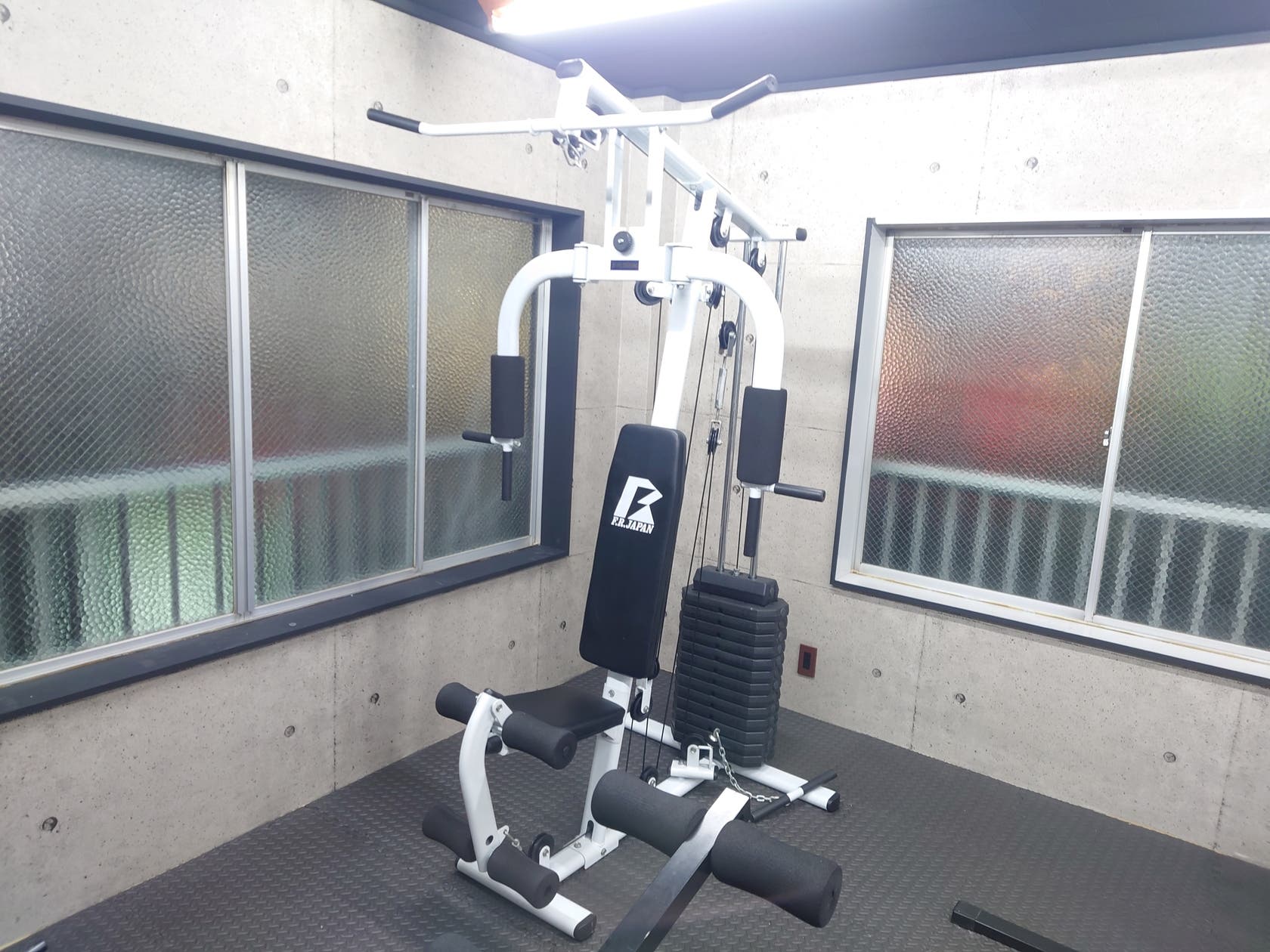 【500円～✨】コスパ最強/業務用マルチスミスラック導入/撮影/テレワークも出来るプライベートジムの写真9