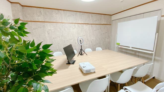 ★NEW★【十三駅2分】明るくお洒落。各種設備利用無料!ボドゲ、ワークショップ、整体サロンなど。貸会議室(最大12名)の写真2