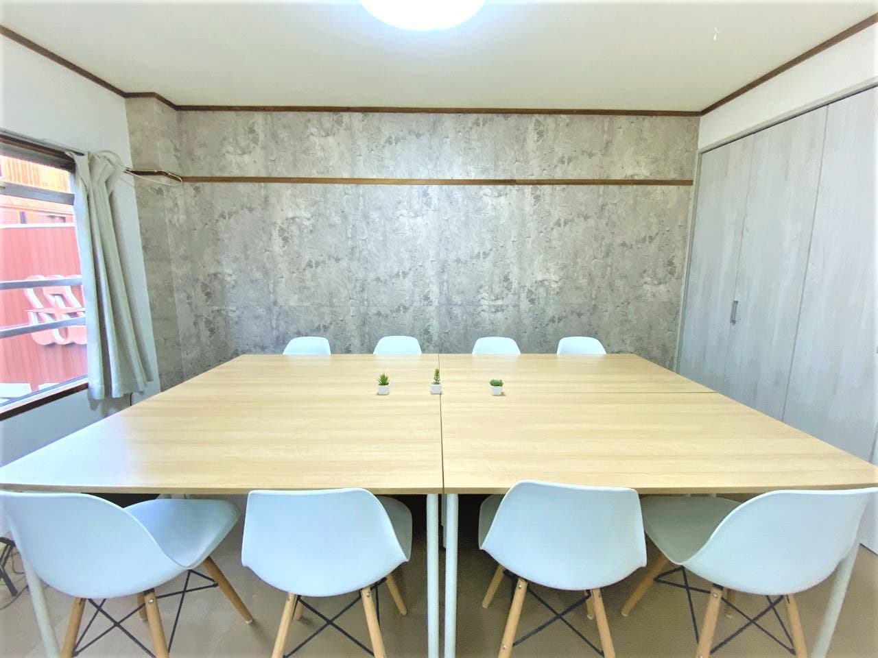 ★NEW★【十三駅2分】明るくお洒落。各種設備利用無料！ボドゲ、ワークショップ、整体サロンなど。貸会議室（最大12名）の写真6