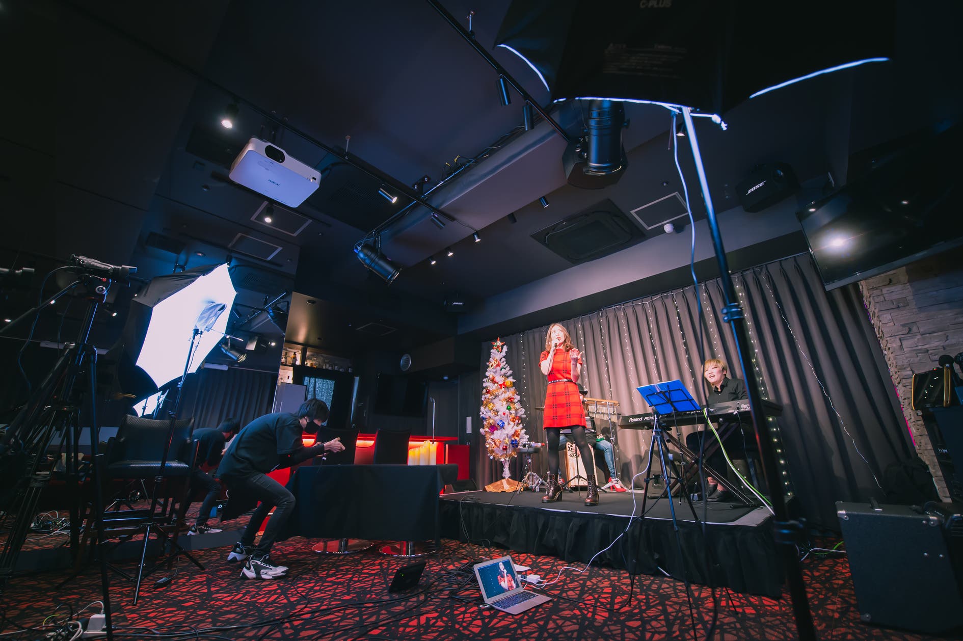 【銀座スタジオルアン・地域最安】プロジェクター・控室あり！プロ機材で配信・映画鑑賞🎥カラオケ🎤飲食（持込可）🍳音楽live🎵の写真15