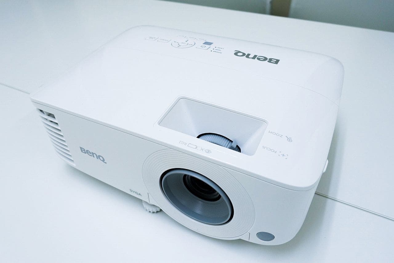 【渋谷駅徒歩1分！ヒカリエ隣！10名利用可！】プロジェクター・ホワイトボード・WiFi全て無料！ふれあい貸し会議室 渋谷No31の写真10