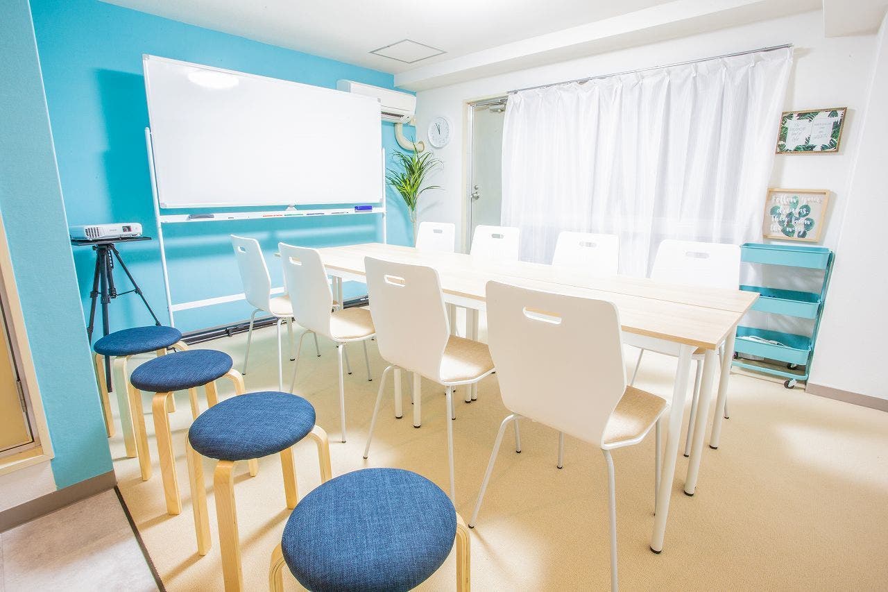 【烏丸駅16番出口2分！12名】綺麗な室内！WiFi・プロジェクター・ホワイトボード全て無料！ふれあい貸し会議室 京都A-306の写真7