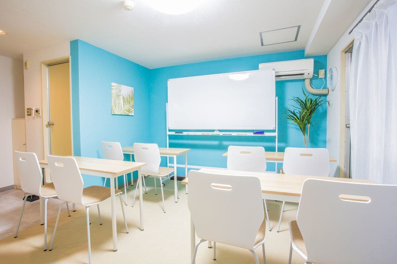 【烏丸駅16番出口2分！12名】綺麗な室内！WiFi・プロジェクター・ホワイトボード全て無料！ふれあい貸し会議室 京都A-306の写真8