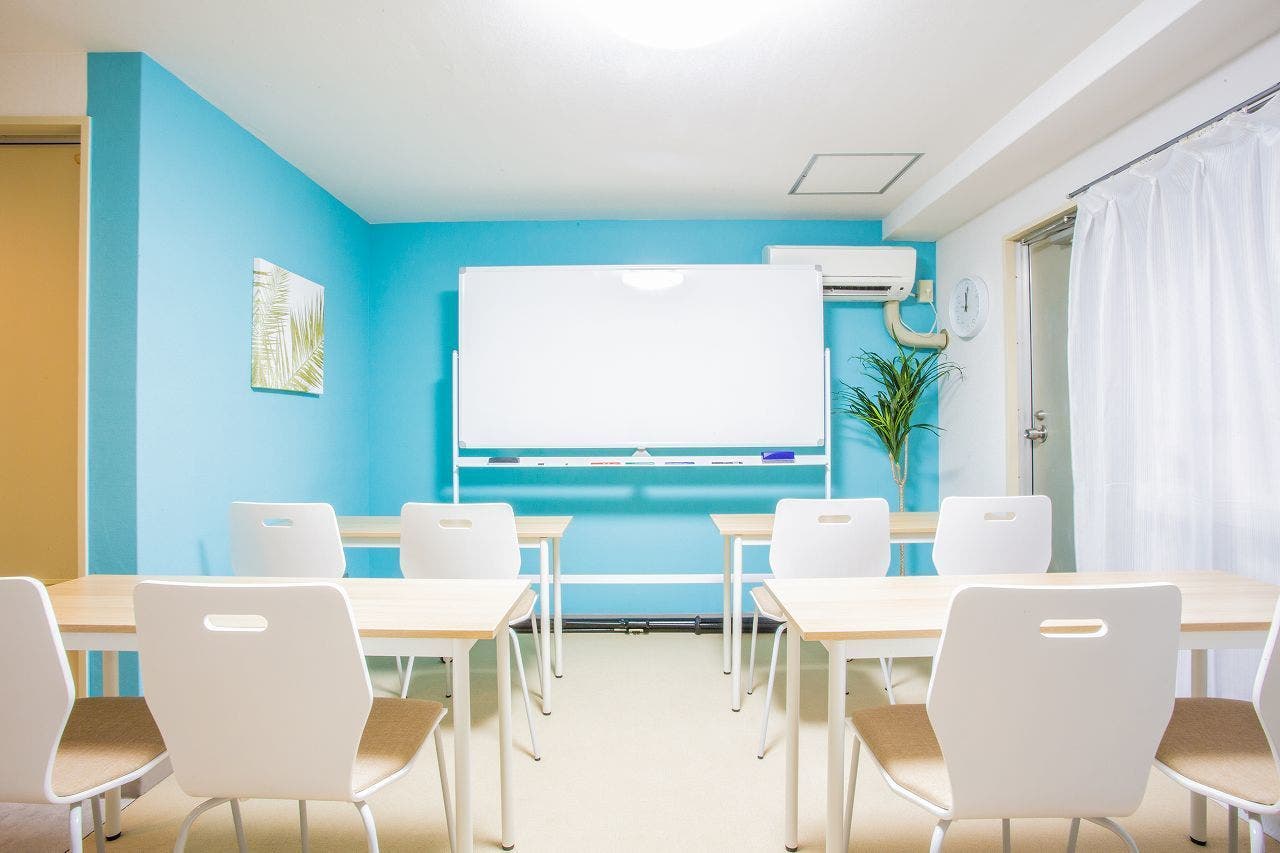 【烏丸駅16番出口2分！12名】綺麗な室内！WiFi・プロジェクター・ホワイトボード全て無料！ふれあい貸し会議室 京都A-306の写真9