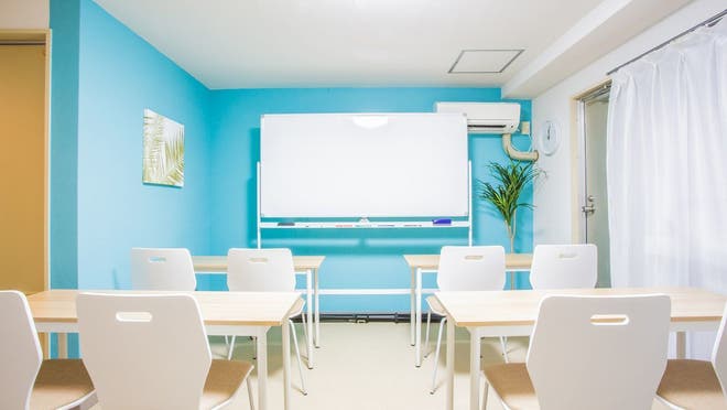 【烏丸駅16番出口2分!12名】綺麗な室内!WiFi・プロジェクター・ホワイトボード全て無料!ふれあい貸し会議室 京都A-306の写真9