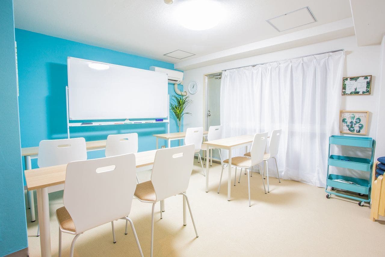 【烏丸駅16番出口2分！12名】綺麗な室内！WiFi・プロジェクター・ホワイトボード全て無料！ふれあい貸し会議室 京都A-306の写真11