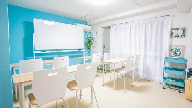 【烏丸駅16番出口2分!12名】綺麗な室内!WiFi・プロジェクター・ホワイトボード全て無料!ふれあい貸し会議室 京都A-306の写真11