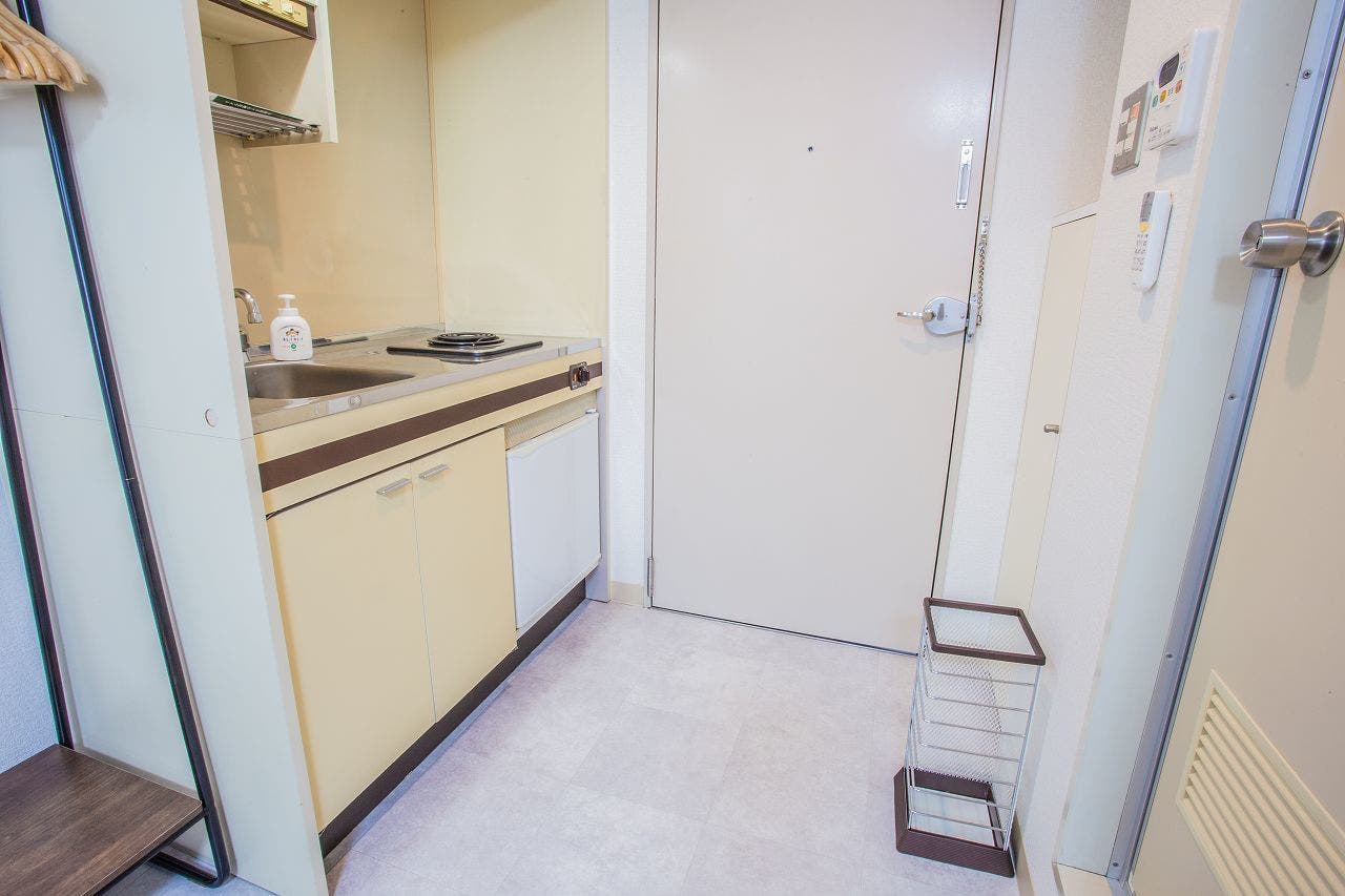 【烏丸駅16番出口2分！12名】綺麗な室内！WiFi・プロジェクター・ホワイトボード全て無料！ふれあい貸し会議室 京都B-505の写真14