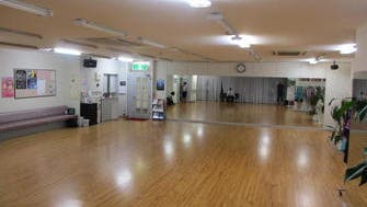 【八王子駅から徒歩5分圏内】都下最大級ダンススタジオの写真1