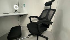 <RemoteworkBOX HKTビル神保町店【No.6】>完全個室⭐️Wi-Fi無料!2時間以上の利用でお得!の写真3